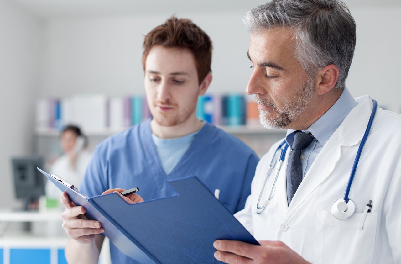 Cuántas Horas Trabaja Un Asistente Médico En Estados Unidos